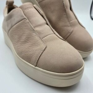 Toms | Shoes | Toms Women Beige Slip On Sneakers Casual Comfort Shoes ...